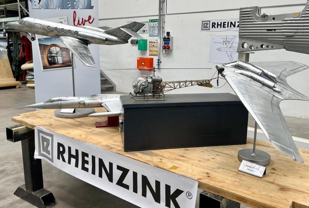 Workshopper bauen zweistrahligen Düsenjet aus RHEINZINK